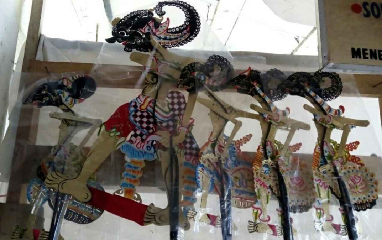 Jual Satu Set Wayang Kulit Pandawa /pendowo Lima ( 65 Cm) Di Seller ...