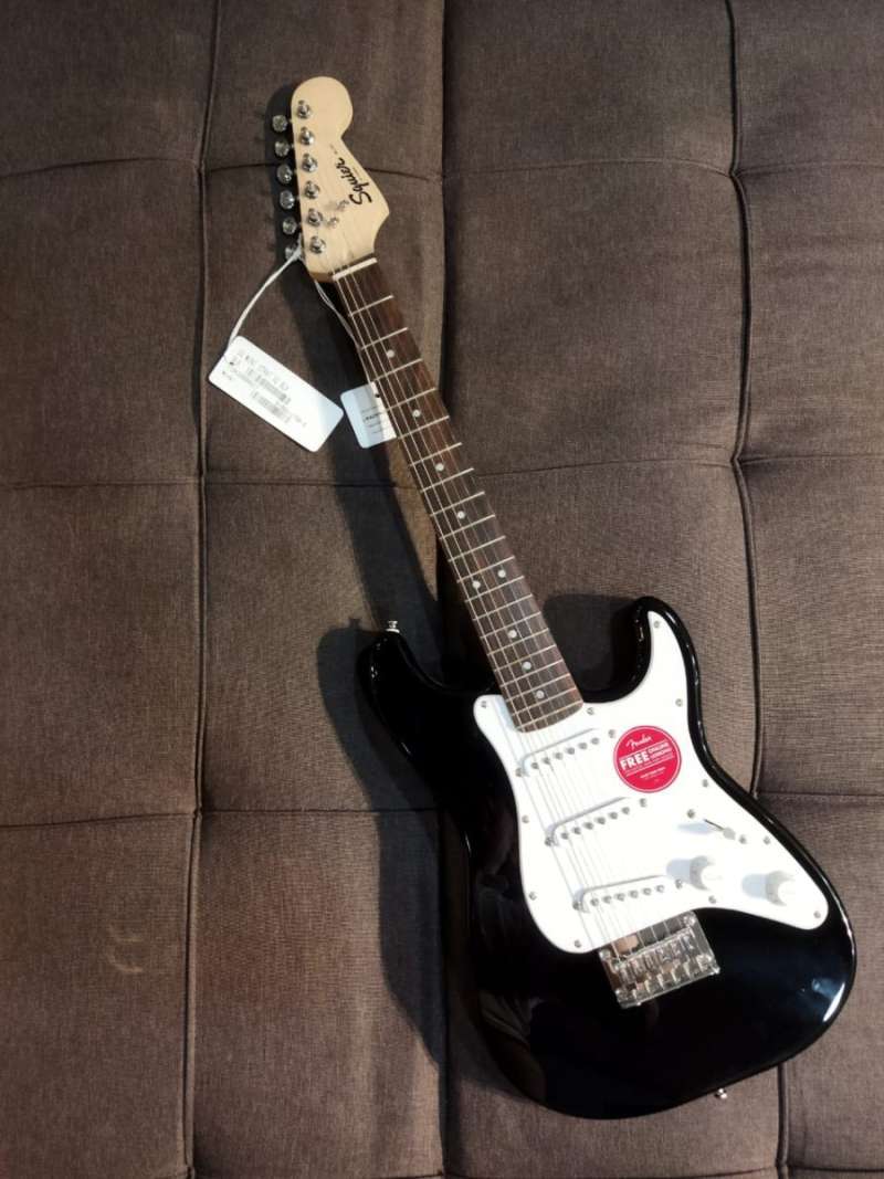 Jual Gitar Elektrik Squier Mini Stratocaster Varian Warna Di Seller ...