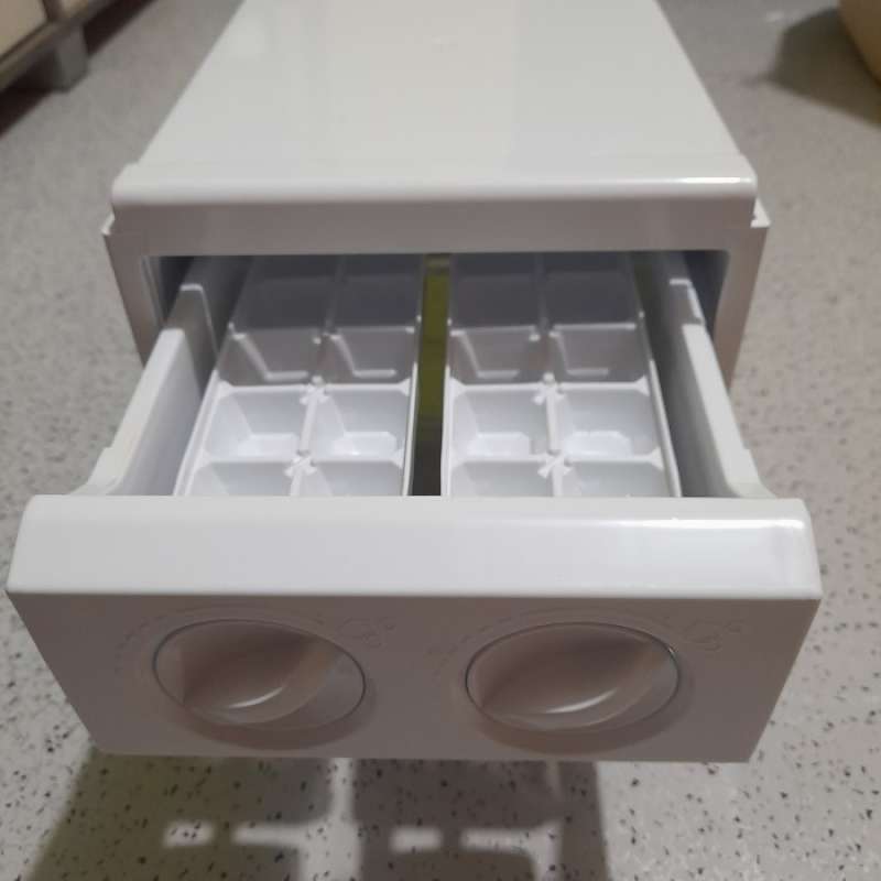 Jual Ice Twist Maker Tempat Pembuat Es Batu Untuk Kulkas Temapat Es Di ...