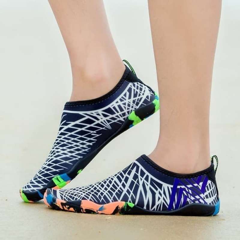 Promo Bossindo Sepatu Pantai Karang Pria Dan Wanita Diskon 20% Di ...