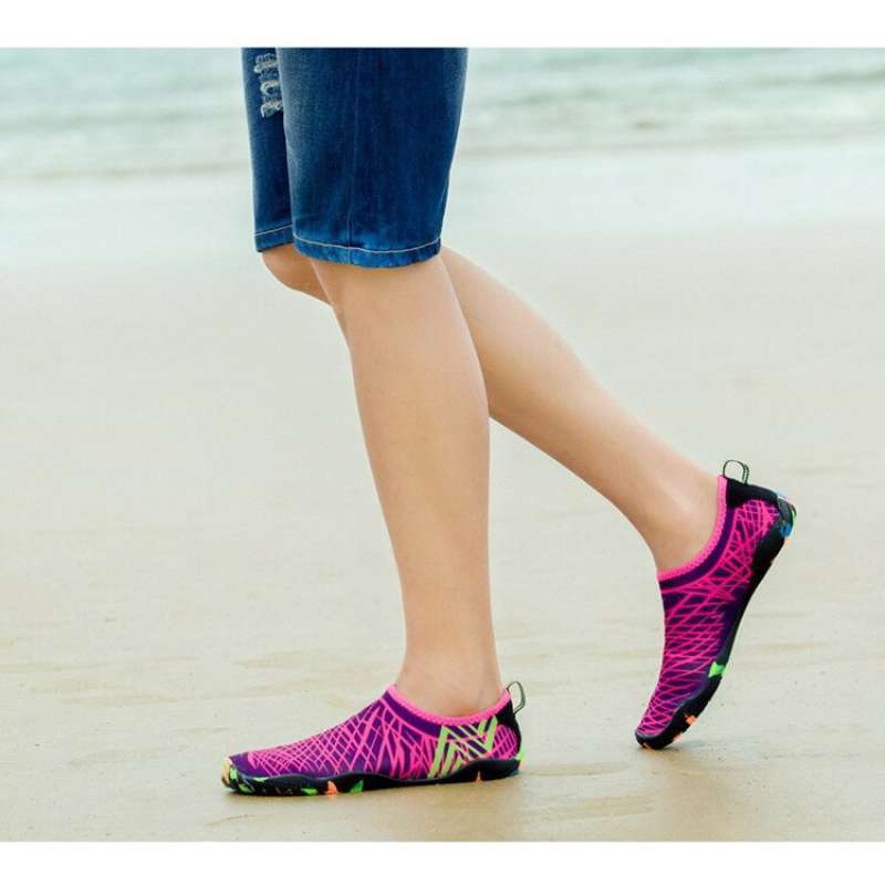 Promo Bossindo Sepatu Pantai Karang Pria Dan Wanita Diskon 20% Di ...