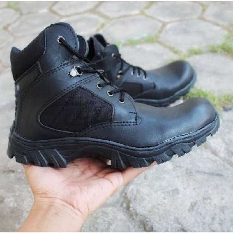 Promo Sepatu Boots Pria 6 Inc Black Pendek Safety Shoes Kerja Ujung ...