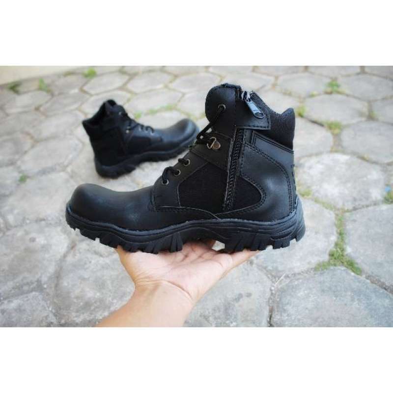 Promo Sepatu Boots Pria 6 Inc Black Pendek Safety Shoes Kerja Ujung ...