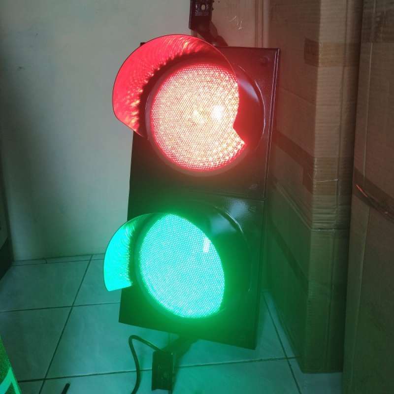 Promo LAMPU TRAFFIC LIGHT 2 ASPEK 30 CM MERAH KUNING HIJAU - MERAH ...