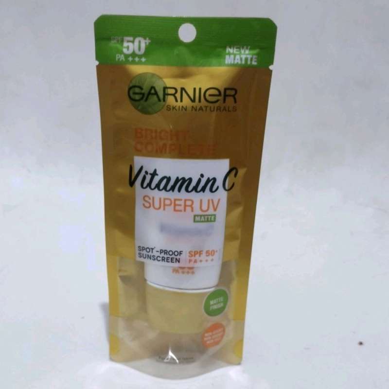 Jual GARNIER Bright Complete Super UV Matte SPF 50+/PA+++ Spot-proof ...