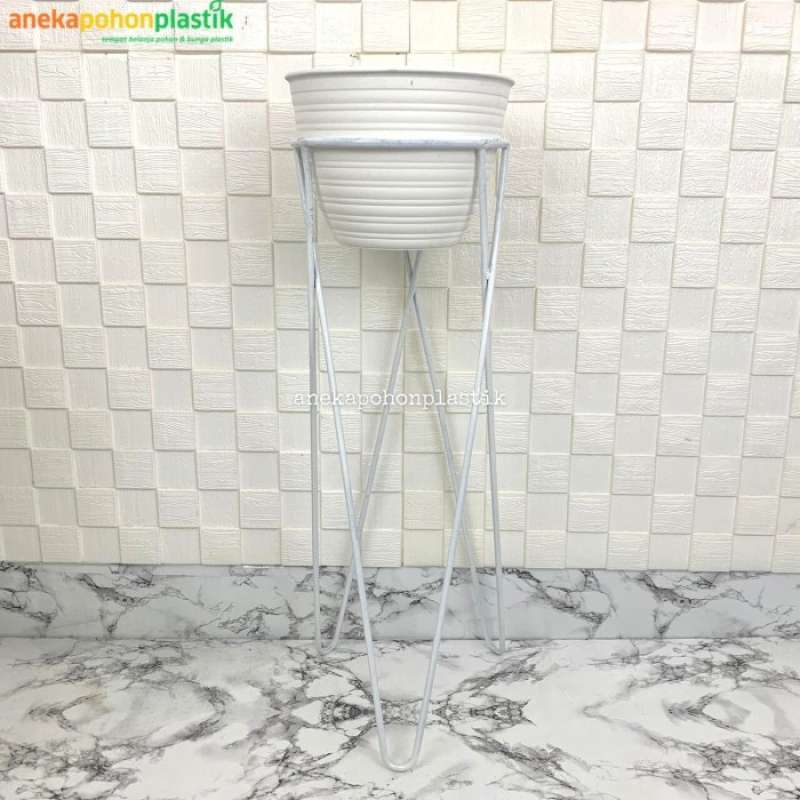 Promo Standing Pot Besi Kaki Tiga T60cm + Vas Tawon Putih D21 - Putih ...
