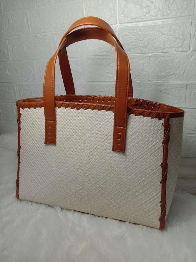 Jual TAS PANDAN KEPANG SULAM X/ Tas Anyaman/ Tas Mendong/ Tas Etnik ...