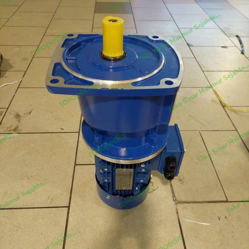 Promo Helical Gear Motor Flange 1 Hp 0.75 Ratio 30. 40.50 Volt 3 Phase ...