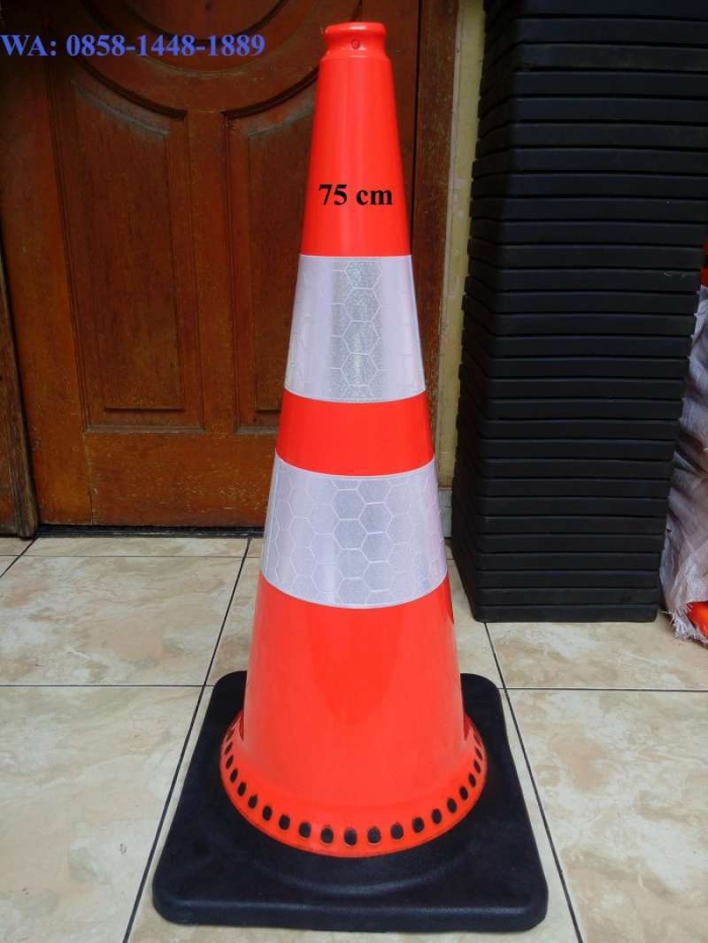 Jual Traffic Cone Base Hitam Khusus Pengiriman Via Gojek Instant ...