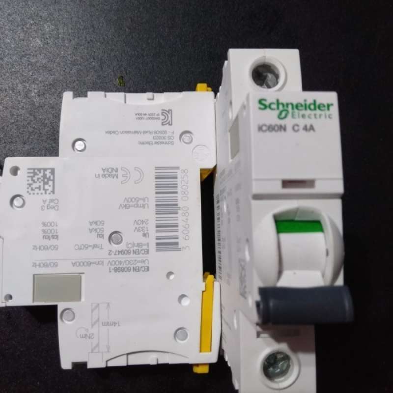 Jual Mcb 1p Schneider Ic60n 1 Phase 16a 20a 25a 32a 6ka Baru - 25a Di Seller Shin Store ...