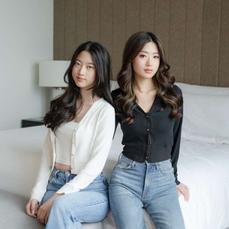 Jual Libra Cropped Cardigan -- Ocha Wear X Valerie Pola | Premium Knit ...