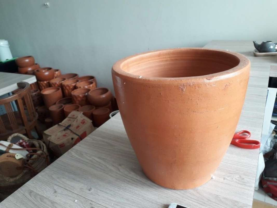Jual Pot Tanaman Hias Tanah Liat Warna Terakota Ukuran 10 Sampai 40 Cm ...