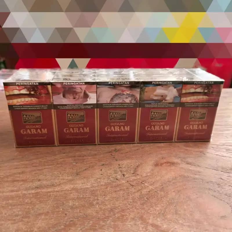 Jual Rokok Gudang Garam International Filter Isi 12 Batang / Garpit ...