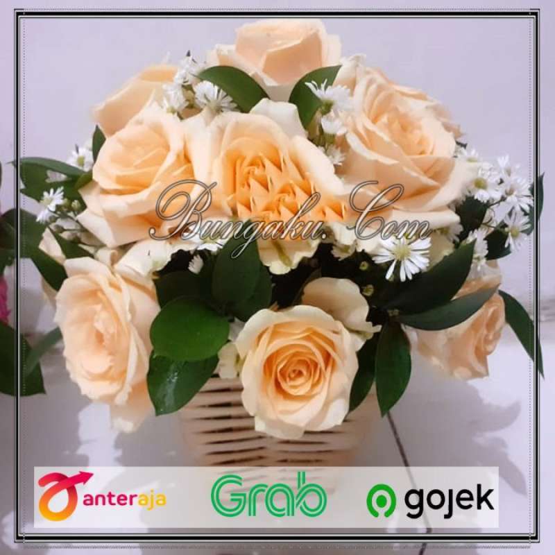 Promo Vas Bunga Asli Fresh / Bunga Meja / Bunga Hias Meja / Rangkaian ...