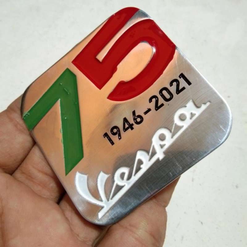 Promo vespa emblem anniversary 75 th vespa Diskon 23% di Seller Cemara ...