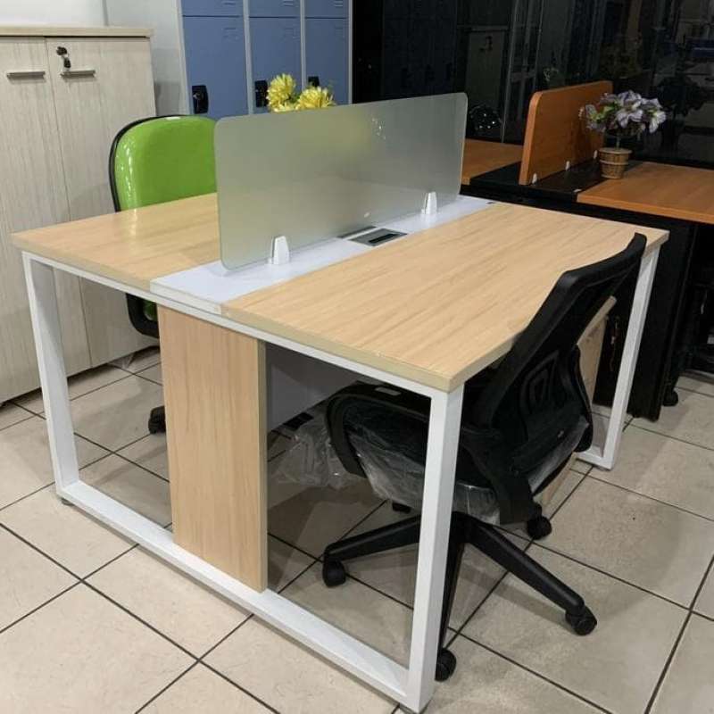 Promo Meja Uno Partisi Kantor Workstation Staf 2 Orang Seater Kaca ...