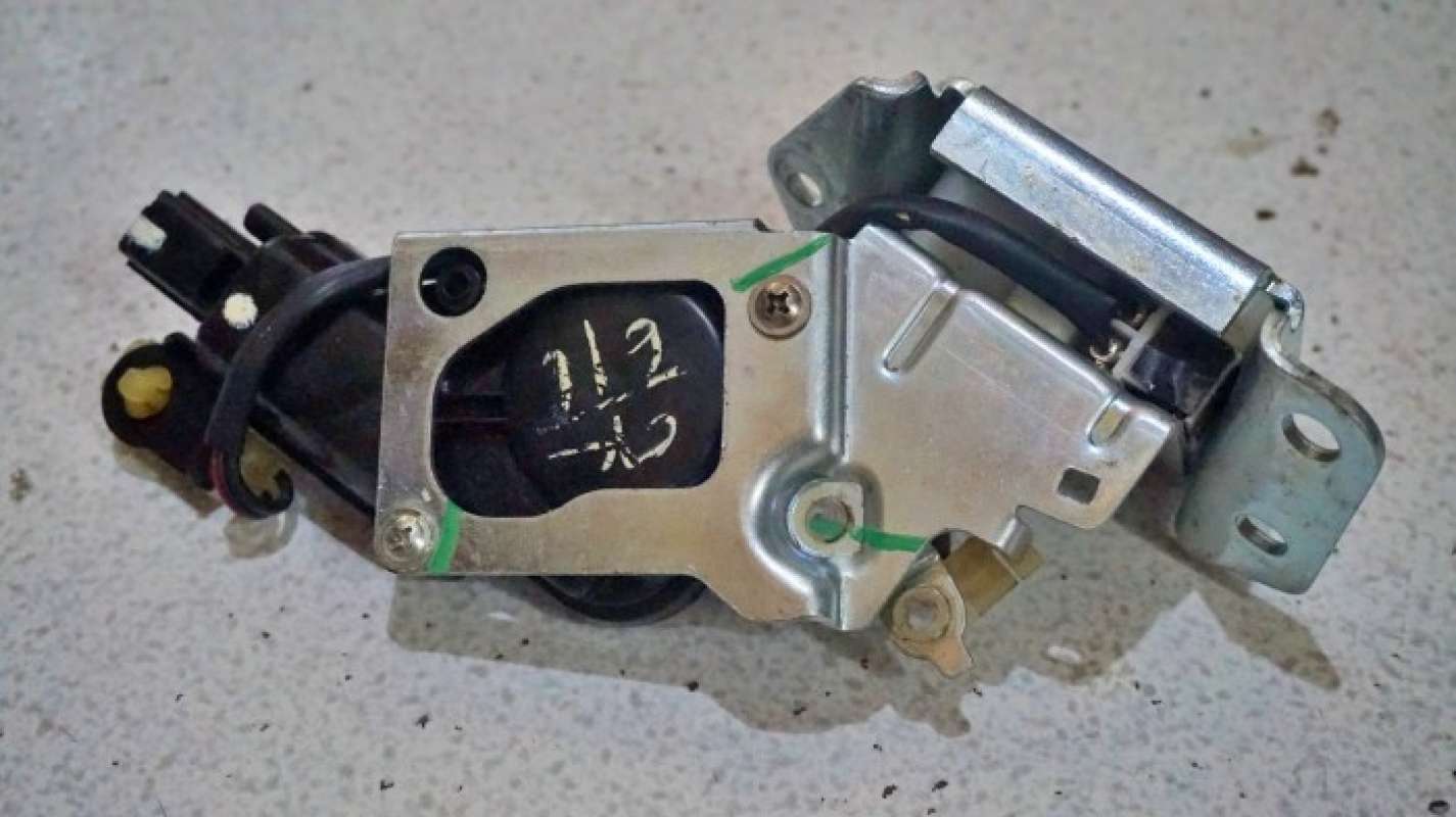 Promo Terbaru Door Lock Mekanisme Kunci Pintu Belakang Backdoor Bagasi ...