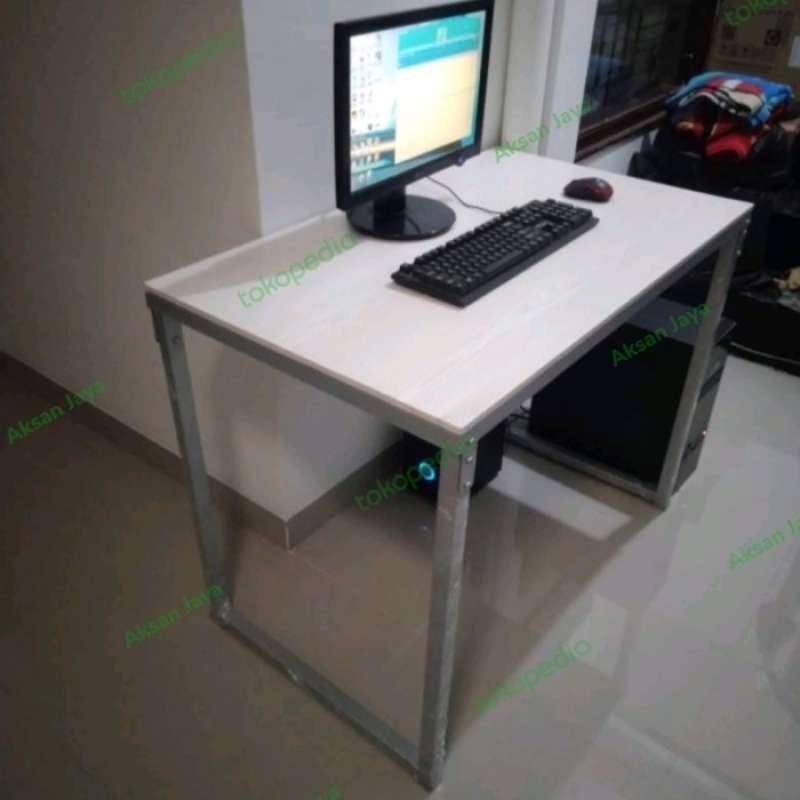 7 Inspirasi Desain Meja Komputer untuk di Kamar