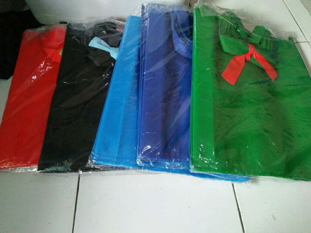 Promo Lusinan isi 12 Tas Kain Spunbond Goodie Bag Tali Kantong Belanja ...