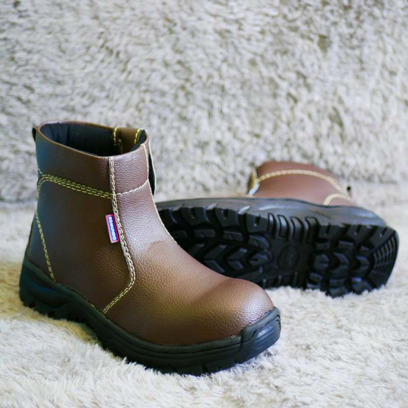 Promo CREWGER Edmundo Sepatu Safety Tambang Semi Boot Resleting coklat ...