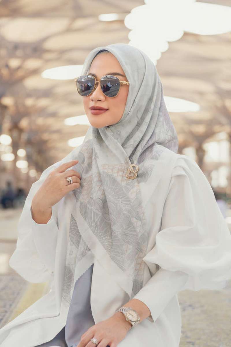 Jual BUTTONSCARVES ORIGINAL STORE 100% - Medina 2 Square di Seller ...