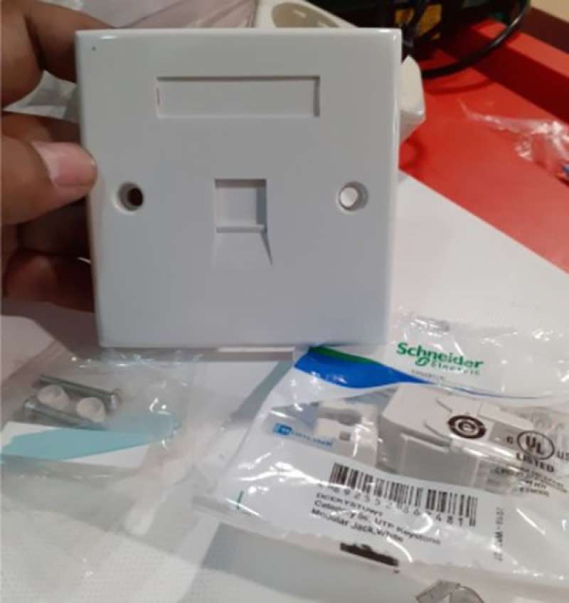 Promo Schneider S- Classic Outlet Data RJ45 Cat 5E Diskon 9% di Seller ...