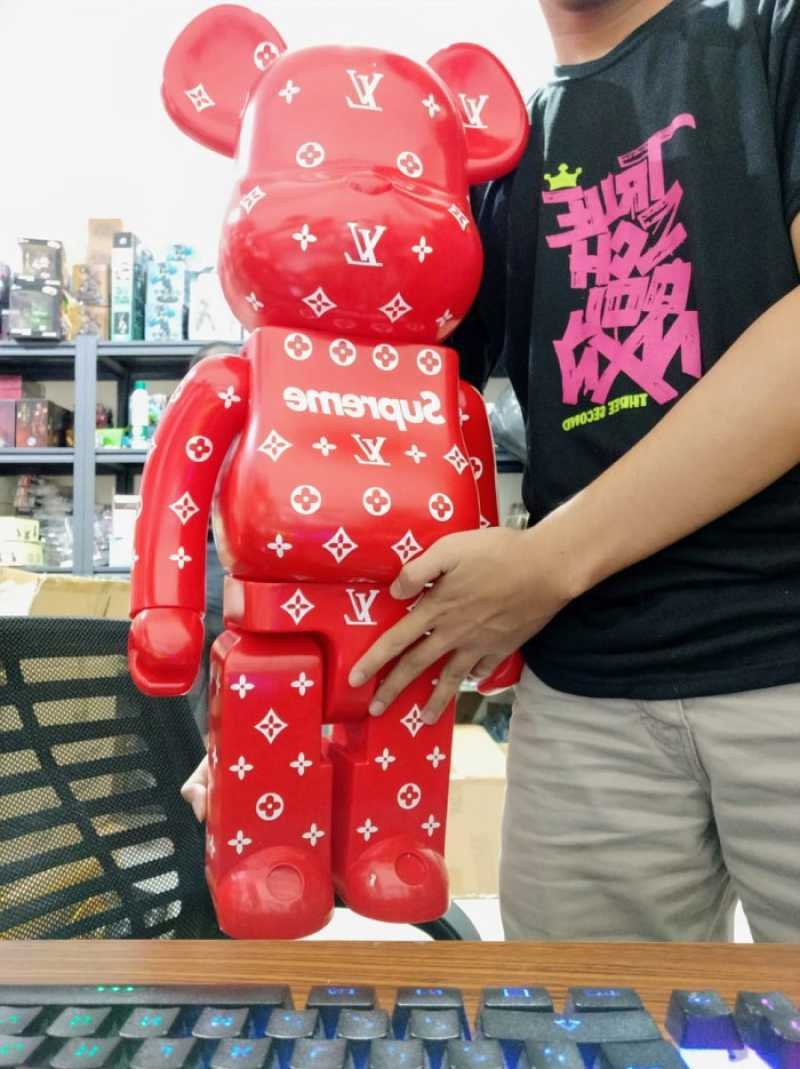 Promo Figure BearBrick 67 CM BE@RBRICK Supreme 1000% Free 1 Bearbrick ...