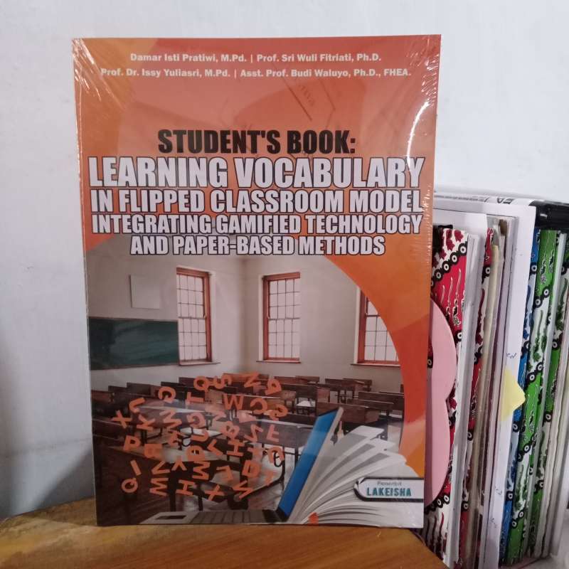 Jual 1560. Student's Book: Learning Vocabulary In Flipped Classroom ...