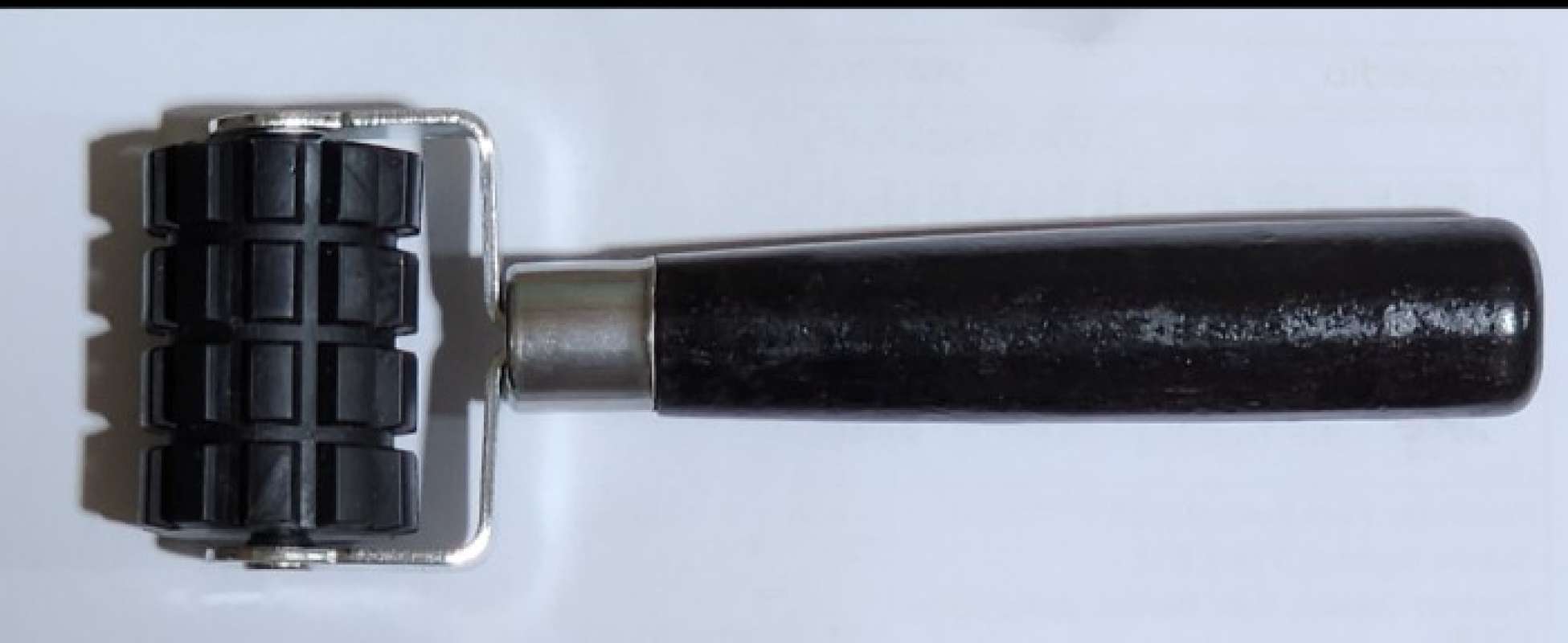 Promo Roller Peredam Mobil / Roller Bergerigi Diskon 46% Di Seller ...