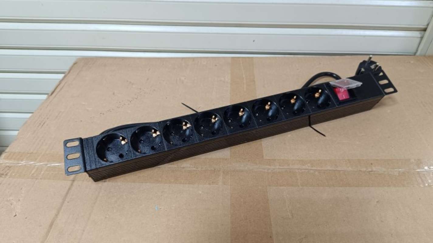 Promo Pdu 8 Port Rackmounted 19inch 1u Power Distribusi Unit Diskon 23% ...