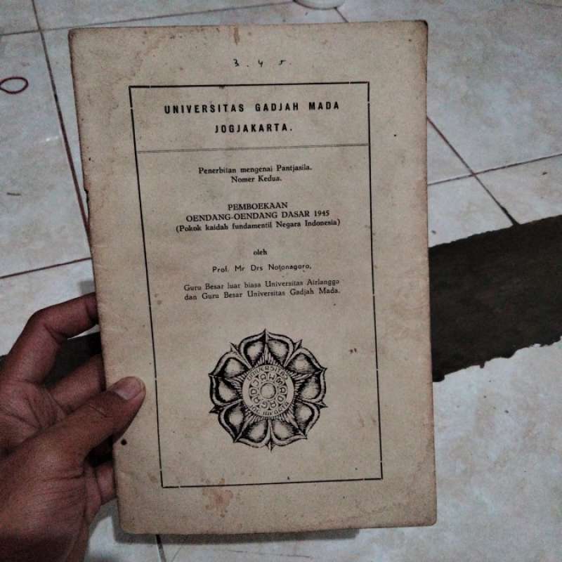 Jual Pemboekaan Oendang Oendang Di Dasar Tahun1945 Prof Mr Drs ...