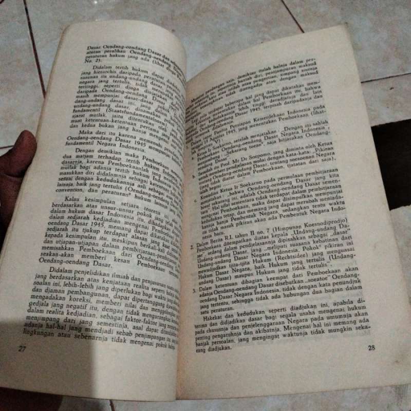 Jual Pemboekaan Oendang Oendang Di Dasar Tahun1945 Prof Mr Drs ...