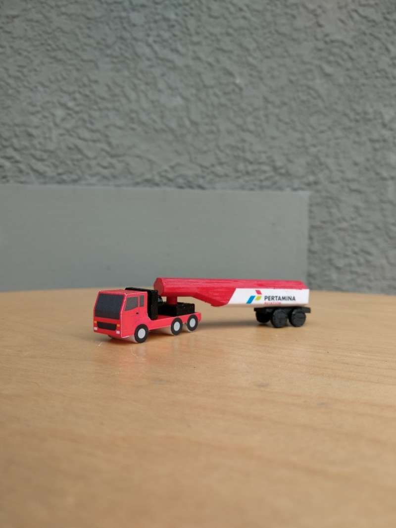 Jual Miniatur/diecast Fuel Truck Pertamina/shell Skala 1:200 Di Seller ...