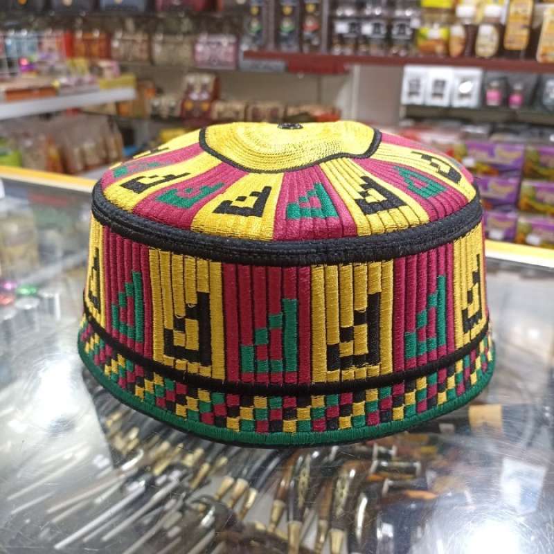 Jual Peci Bordiran Meukutop Motif Khas Aceh / Peci Aceh Teuku Umar Di ...