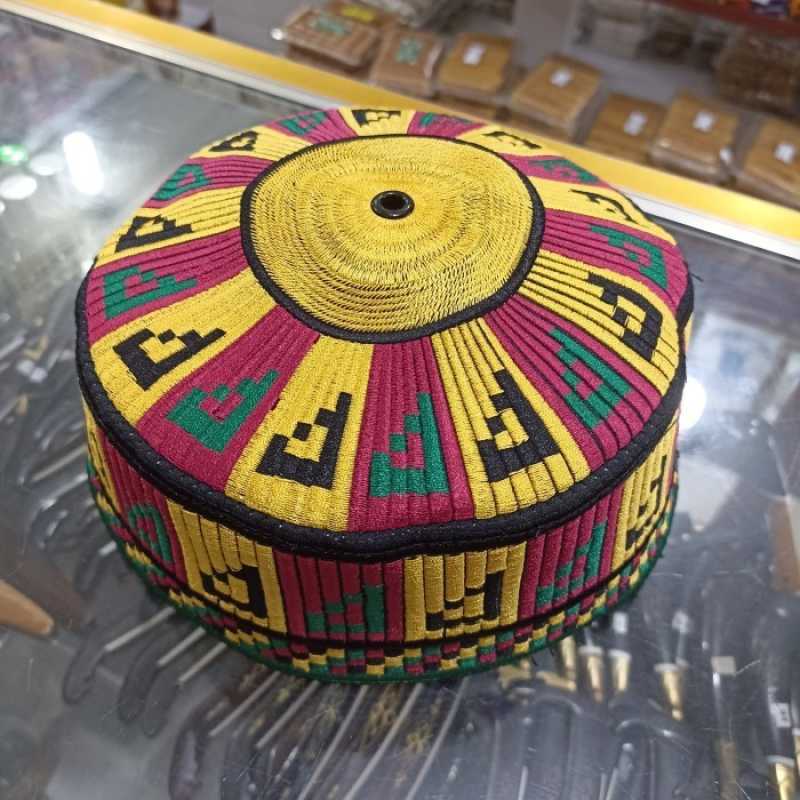 Jual Peci Bordiran Meukutop Motif Khas Aceh / Peci Aceh Teuku Umar Di ...
