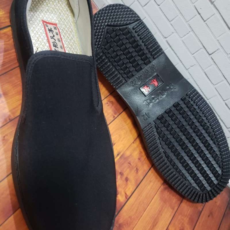 Jual Sepatu Slip On Hitam Kungfu Bigboss Bruce Lee Import Kuat - 43 ...