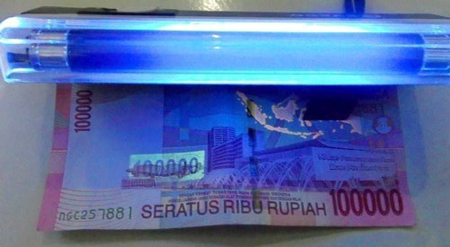 Jual Money Detector Uv Portable / Lampu Alat Tester Deteksi Uang Palsu ...