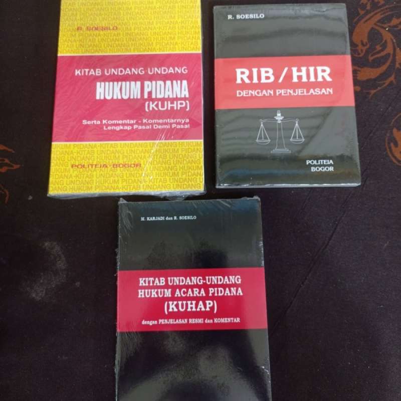 Jual 3 Buku Paket Kuhp, Kuhap Dan Rib/ Hir. By. R. Soesilo Di Seller ...