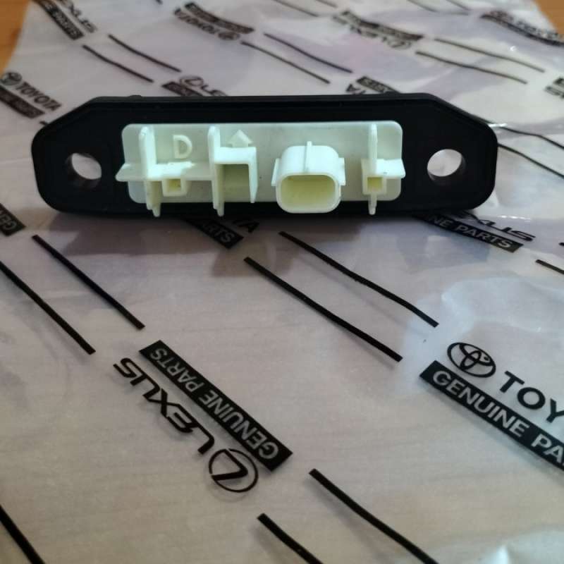 Promo Tombol Switch Back Door Pintu Bagasi Innova Reborn Toyota ...