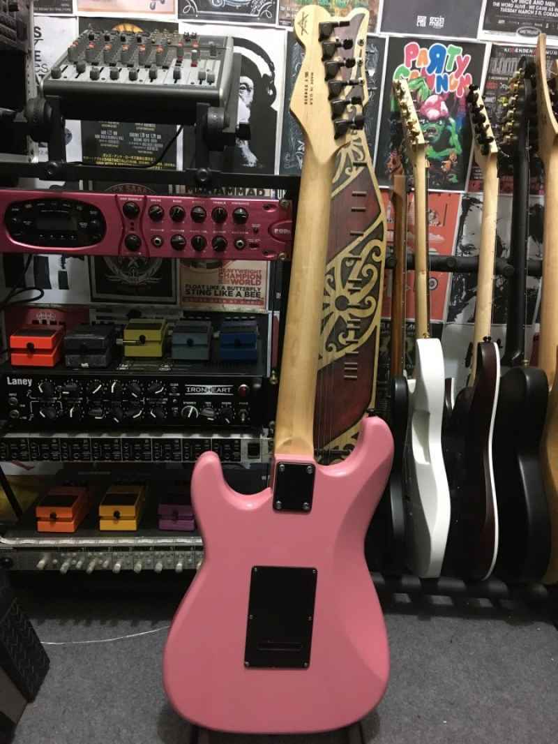 Jual Gitar Elektrik Fender Startocaster Sss - Pink Muda All Part Black ...