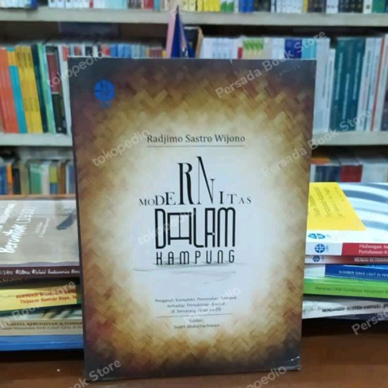Promo Modernitas Dalam Kampung - Radjimo Sastro Wijono Original Diskon ...