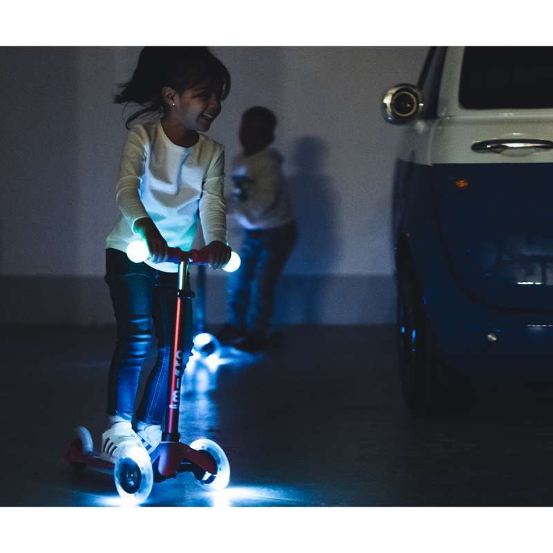Promo Otoped - Micro Scooter Mini Micro Deluxe Magic Led Diskon 15% di ...