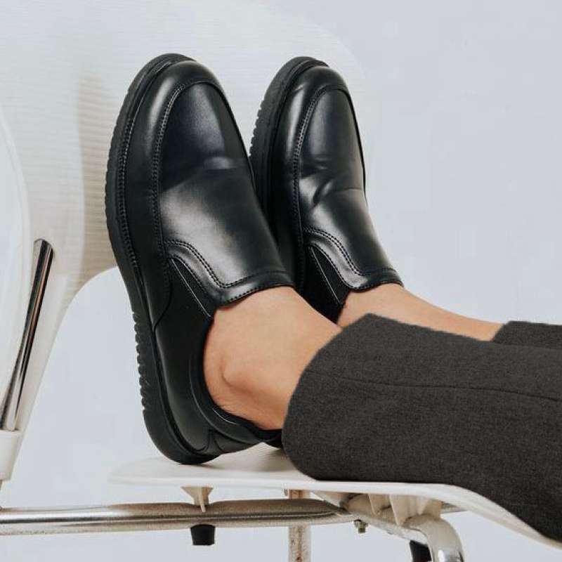 Jual Sepatu Pancus Pantofel Pria Kantoran Model Terbaru - Harga Promo ...