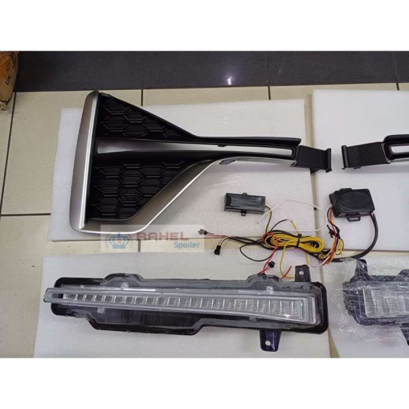 Jual Lampu Drl Innova Zenix 2022 2023 Di Seller Rahel Spoiler - Gunung ...