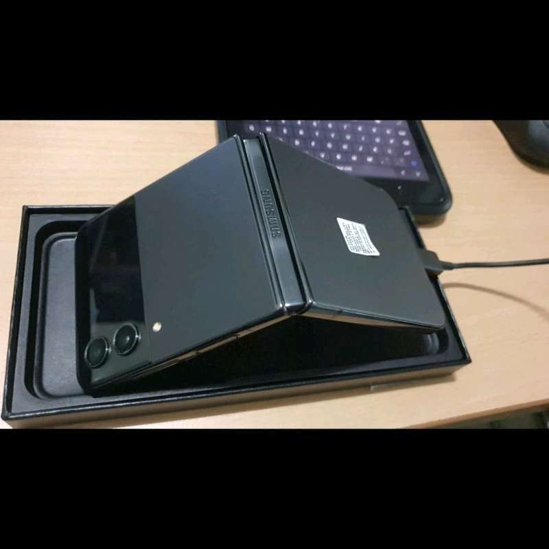 Jual Samsung Galaxy Z Flip4 8/256GB Ex-Display Resmi SEIN - Light Blue ...