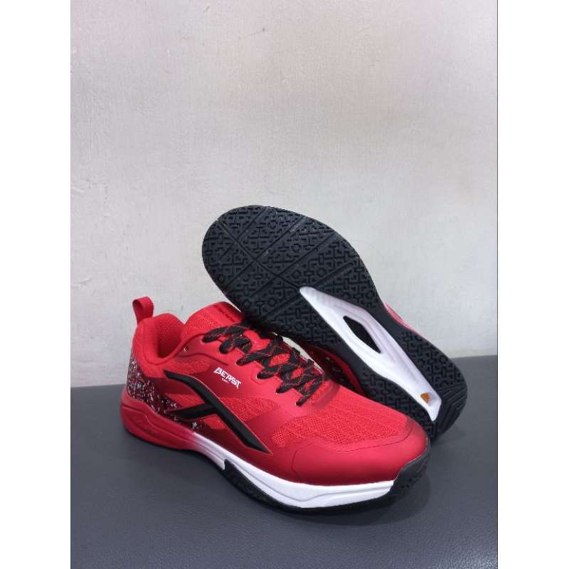 Jual Hundred Sepatu badminton Beast Max di Seller Sudirmansport - 15 ...
