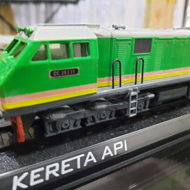 Promo Miniatur Kereta Api Lokomotive Cc20331 Lk06 Pt Tel Logo Lama ...