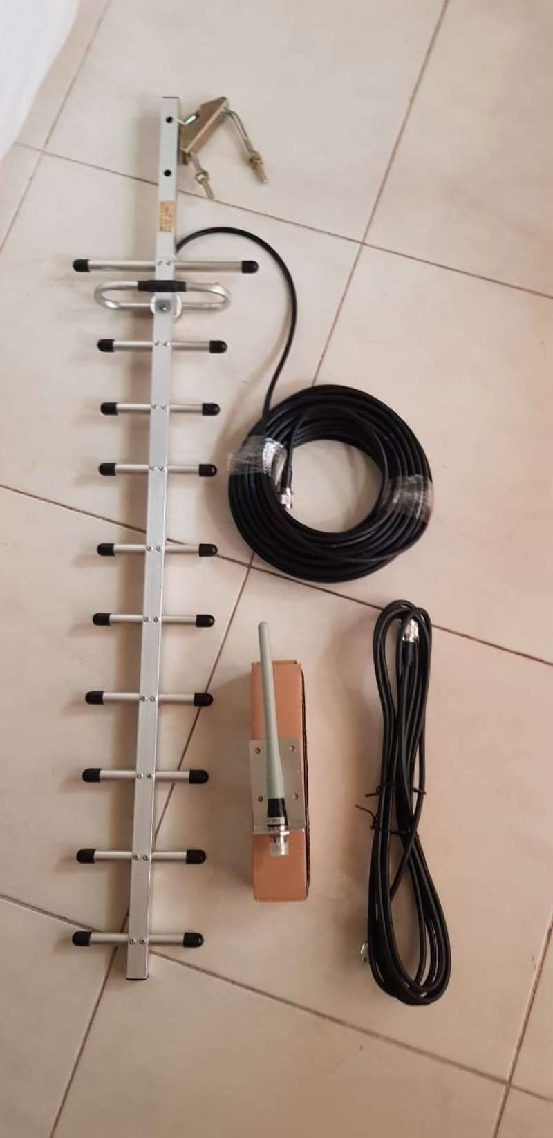 Jual Antenna Yagi Outdoor 900mhz 13dbi + 10 Meter Cable + Antenna Indoor Di Seller Noelle ...