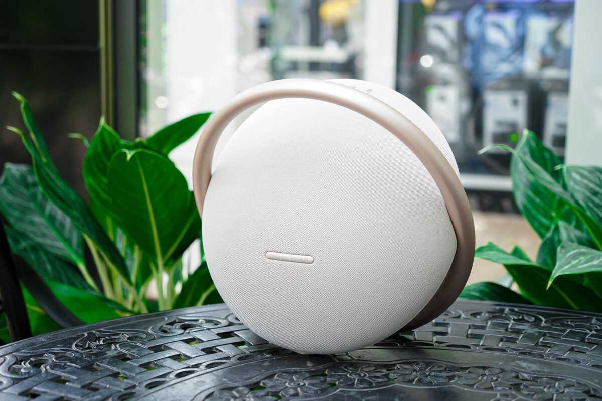 Jual Harman Kardon Onyx Studio 8 Speaker Portable Bluetooth Onyx 8 ...