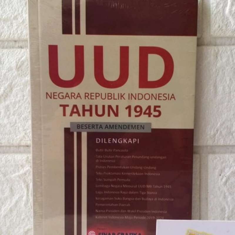 Jual Uud Negara Republik Indonesia Tahun 1945 Beserta Amandemen Edisi Revis Di Seller Noelle ...